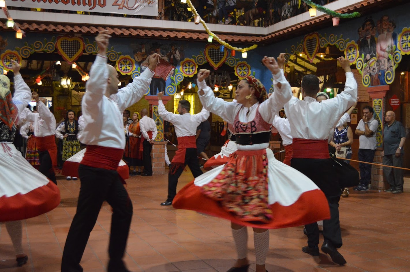 Trajes do Minho - O TRAJE TRADICIONAL DO MINHO